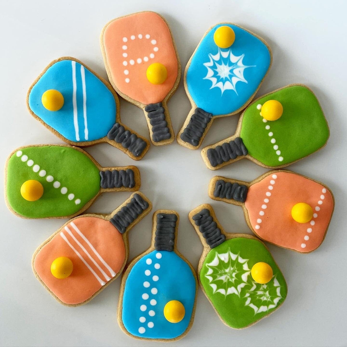pickle-ball-paddle-cookie-cutter-outline-971797_1200x1200.jpg?v=1723756988